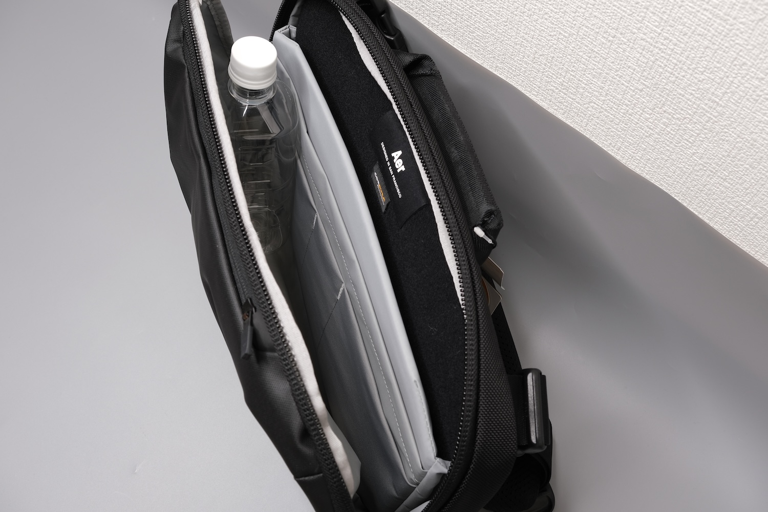 【レビュー】Aer Tech Sling 3 丁度いいサイズ感に進化してSlingバッグとしての完成品 | インディゴ ログ